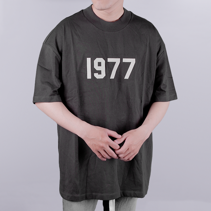 Essentials SS22 Logo 1977 Tee Iron | HM8Store